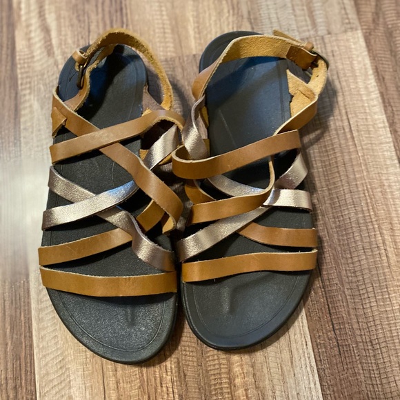 OluKai | Shoes | Olukai Aweawe Strappy Comfort Tan Goldbronze Leather Sandal Women Size 6 Nwot ...